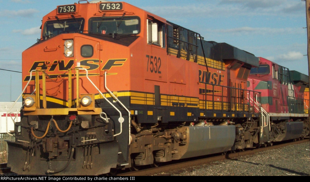 BNSF 7532 WB